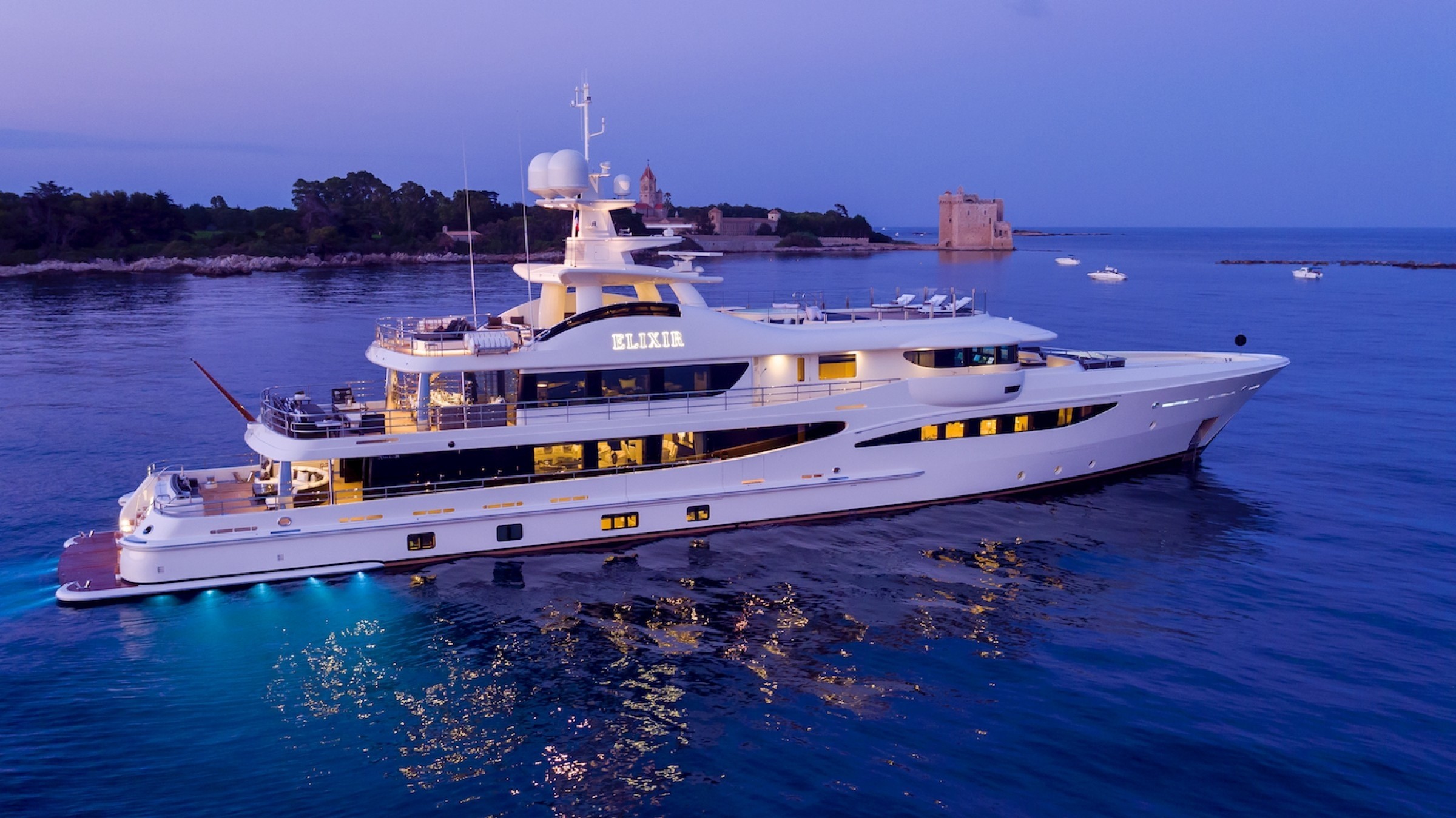 ELIXIR Yacht Charter Details, Amels 180 | CHARTERWORLD Luxury Superyachts
